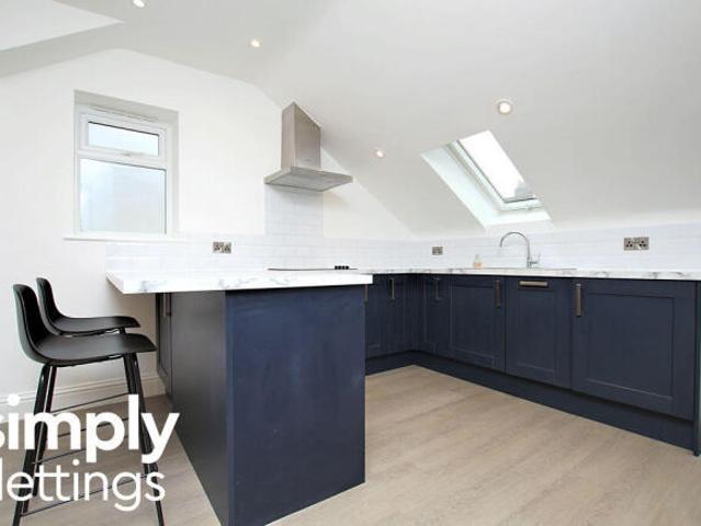 2 bedroom flat for rent in Old Shoreham Road, Brighton, BN1