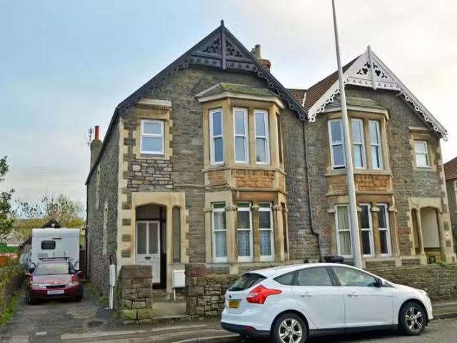2 bedroom flat for rent in Old Street, Clevedon, BS21