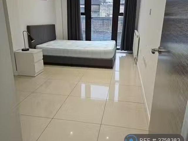 2 bedroom flat for rent in Old Street, London, EC1V