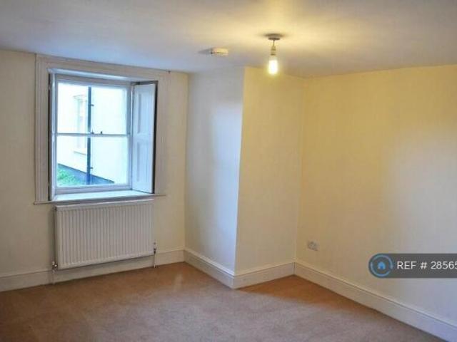 2 bedroom flat for rent in Old Tiverton Road, Exeter, EX4