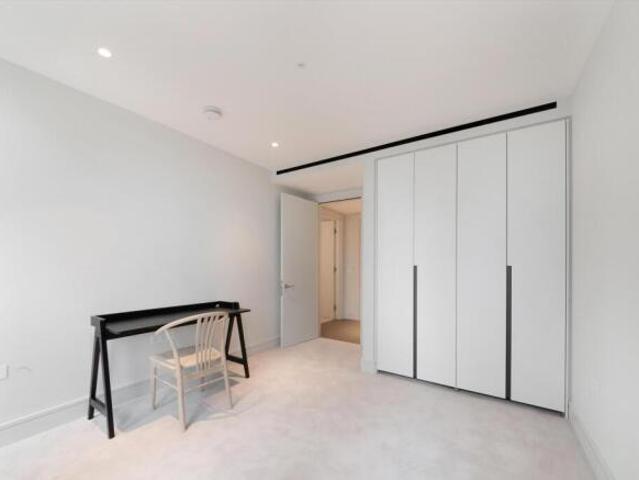 2 bedroom flat for rent in One Bishopsgate Plaza, 80 Houndsditch, London EC3A