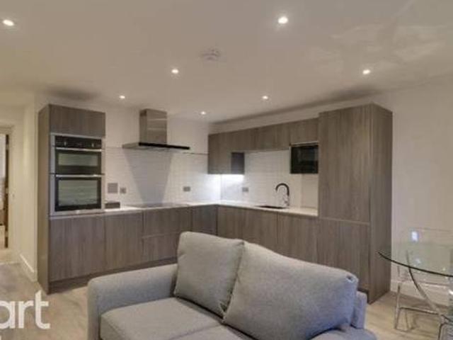 2 bedroom flat for rent in One The Brayford LN1