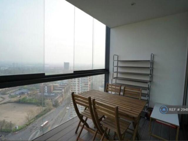 2 bedroom flat for rent in Ontario Point, London, SE16
