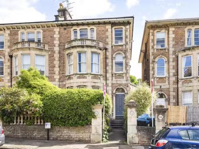 2 bedroom flat for rent in Osborne Road, Clifton, BS8