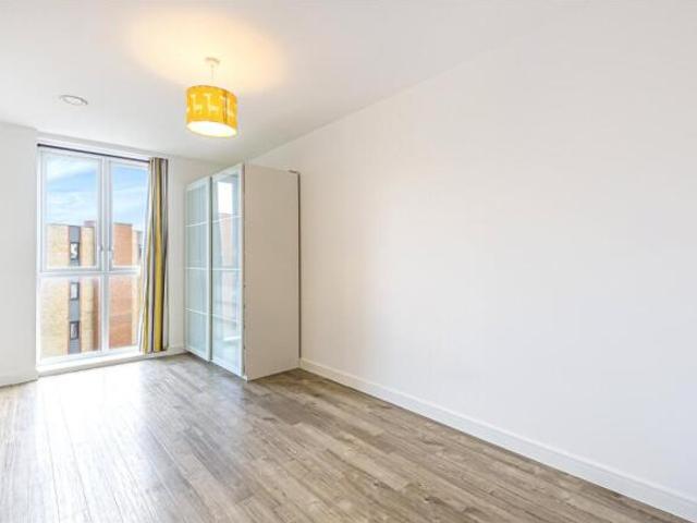 2 bedroom flat for rent in Oscar Wilde Road, Reading, Berkshire, RG1