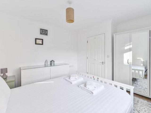 2 bedroom flat for rent in Osprey Close, Bromley, BR2