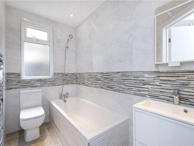 2 bedroom flat for rent in Ormiston Grove, London, W12