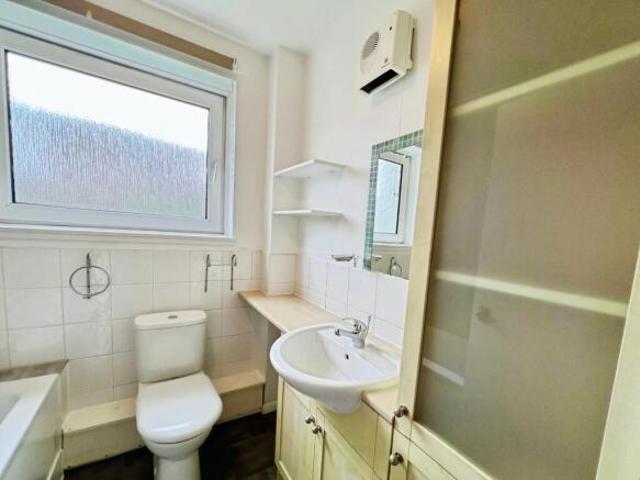 2 bedroom flat for rent in Orchard Brae Gardens, Edinburgh, EH4