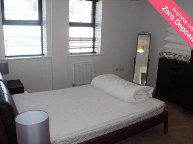 2 bedroom flat for rent in Orchard Place, Southampton, SO14