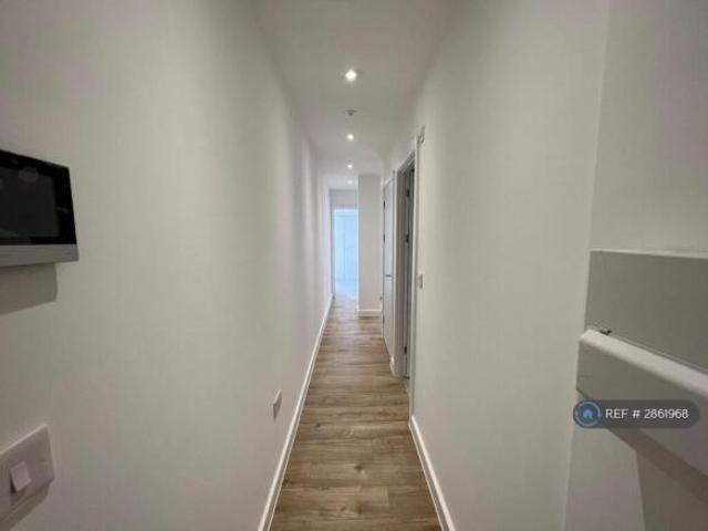 2 bedroom flat for rent in Oriel House, Northampton, NN1