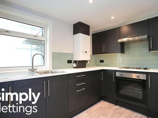 2 bedroom flat for rent in Oriental Place, Brighton, BN1