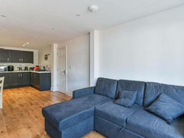 2 Bedroom Flat For Rent In Orpington