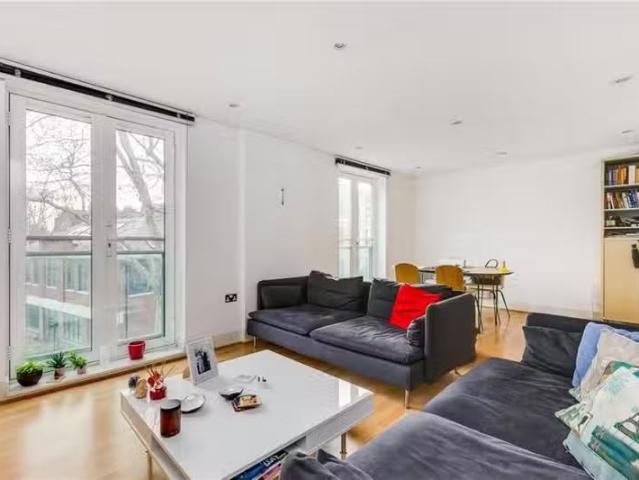 2 bedroom flat for rent in Owen Street, Angel, EC1V