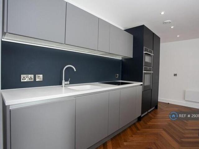 2 bedroom flat for rent in Owen Street, Manchester, M15