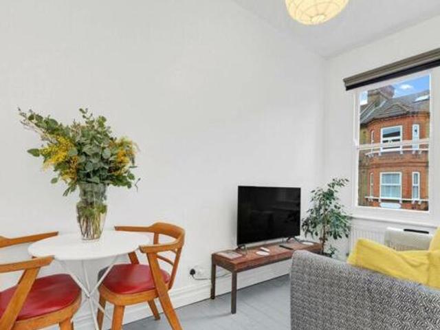 2 Bedroom Flat For Rent In Oval, London