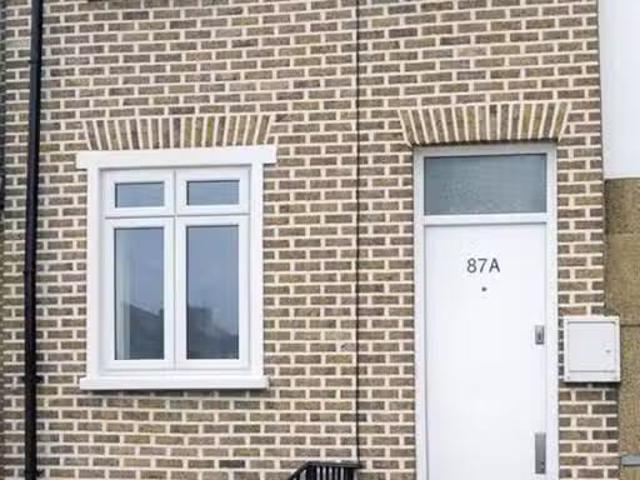 2 bedroom flat for rent in Oval Road, Croydon, CR0