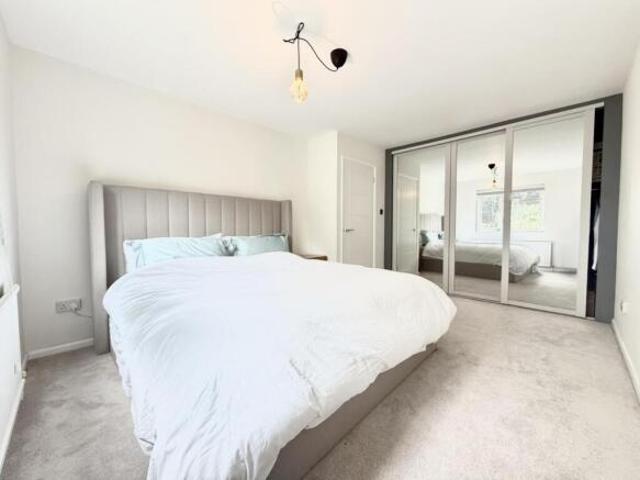 2 bedroom flat for rent in Overbury Road, Poole, BH14