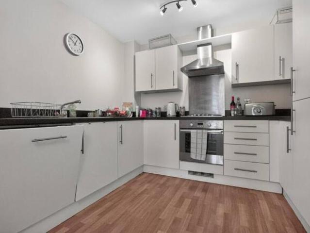 2 bedroom flat for rent in Overstone Court, Cardiff Bay, CF10