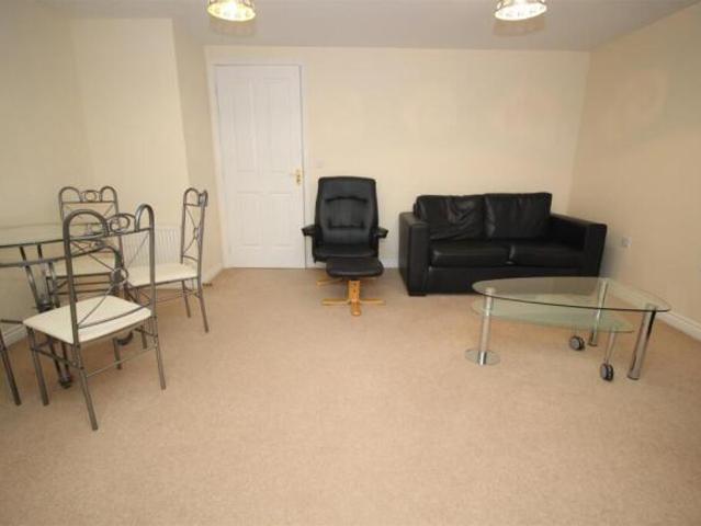 2 bedroom flat for rent in Oxford Close, Longbenton, Newcastle Upon Tyne NE12