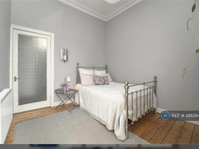 2 bedroom flat for rent in Oxford Street, Edinburgh, EH8