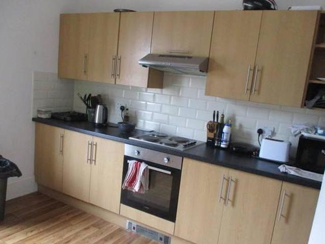 2 bedroom flat for rent in Oxford Road Top Flat Southsea PO5