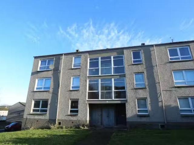 2 bedroom flat for rent in Oxgangs Place, Oxgangs, Edinburgh.