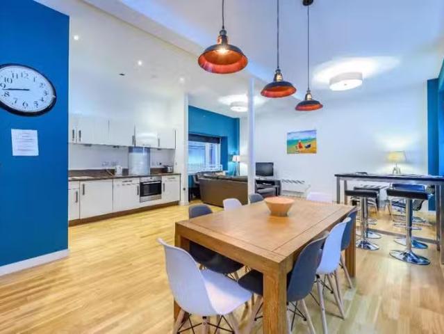 2 bedroom flat for rent in P1038 Mitchell Street, City Centre.