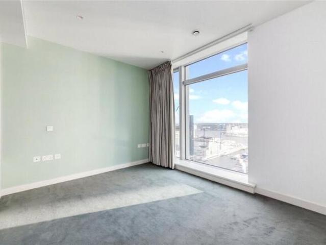 2 bedroom flat for rent in Pan Peninsula Square, Millwall, E14