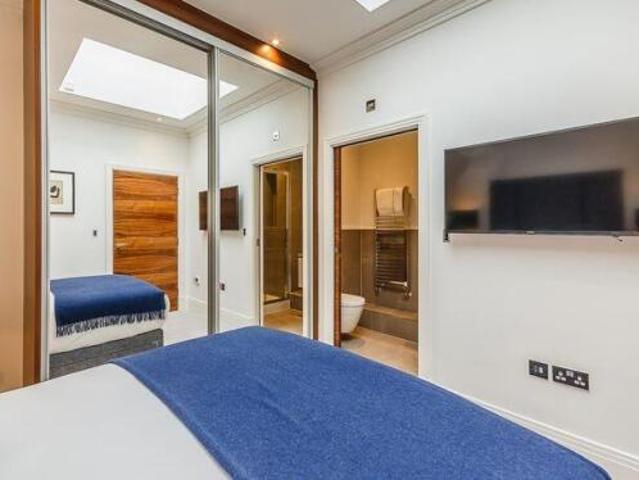 2 bedroom flat for rent in Palace Wharf, Rainville Road, Fulham, London, W6