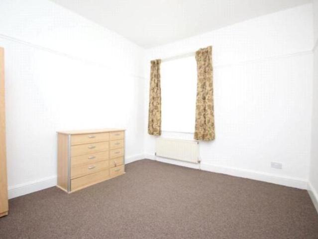 2 bedroom flat for rent in Palamos Road, Leyton, E10