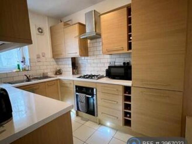 2 bedroom flat for rent in Palmer House, London, SE14