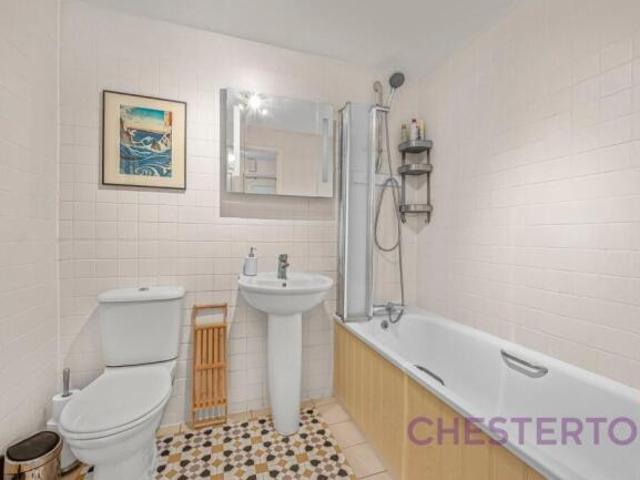 2 bedroom flat for rent in Palmers Road, Canary Wharf, E2