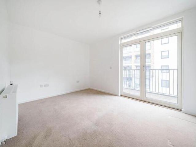 2 bedroom flat for rent in Palmerston Road, South Acton, London, W3