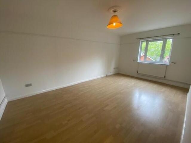2 bedroom flat for rent in Partridge Road, CARDIFF, CF24