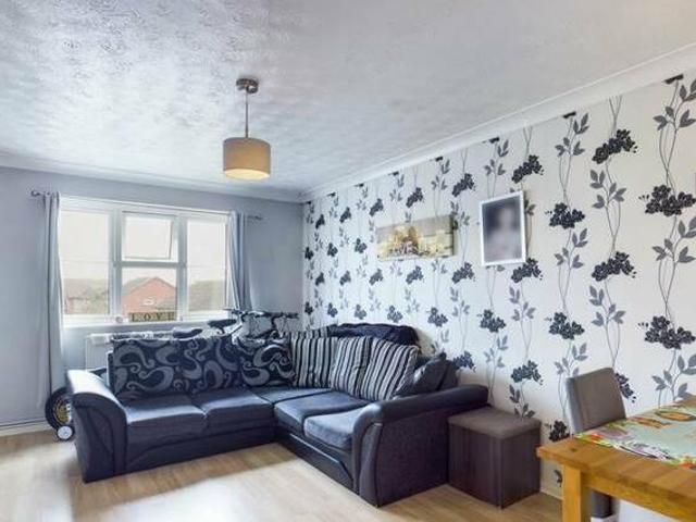 2 bedroom flat for rent in Parish Gate Drive Sidcup Kent DA15