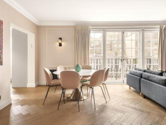 2 bedroom flat for rent in Park Mount Lodge, 12 14 Reeves Mews, London, W1K
