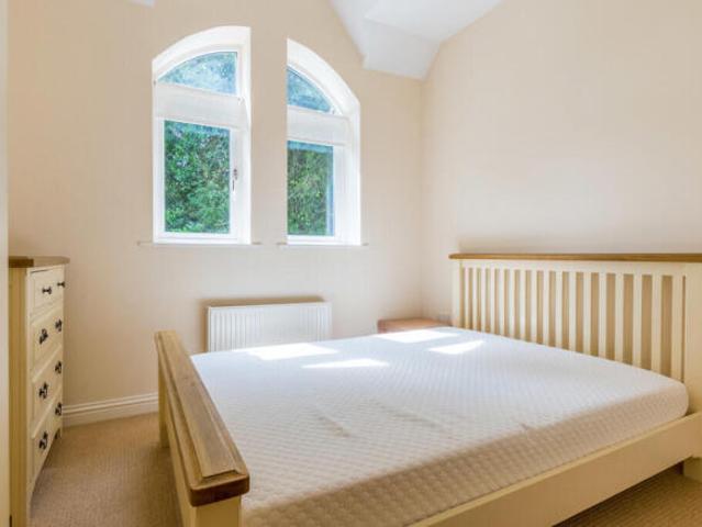 2 bedroom flat for rent in Park Avenue, Roundhay, LS8