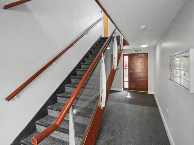 2 bedroom flat for rent in Park Corner, St James, NN5
