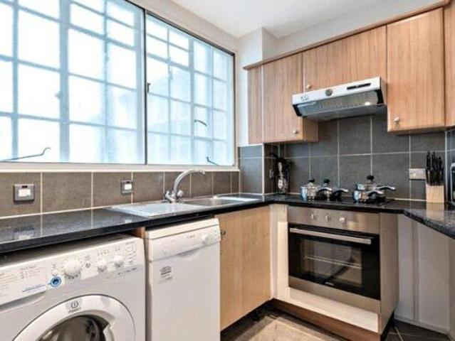 2 bedroom flat for rent in Park Road, London, NW8