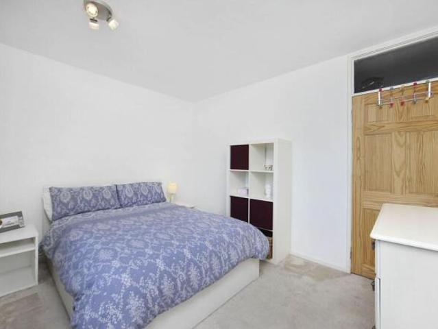 2 bedroom flat for rent in Park Road, Stratford, London, E15