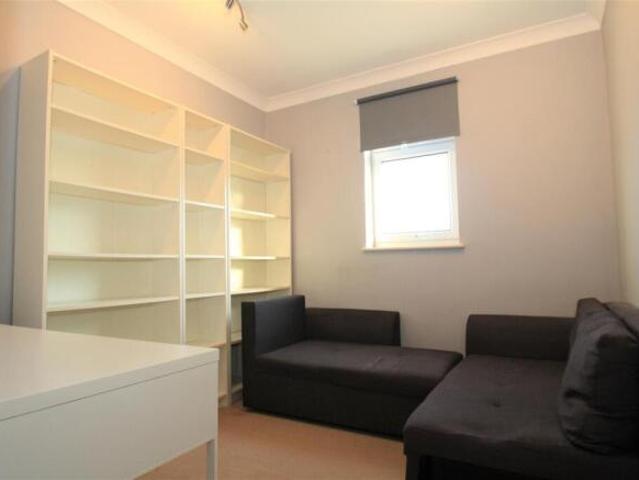 2 bedroom flat for rent in Park Street, Westcliff On Sea, SS0