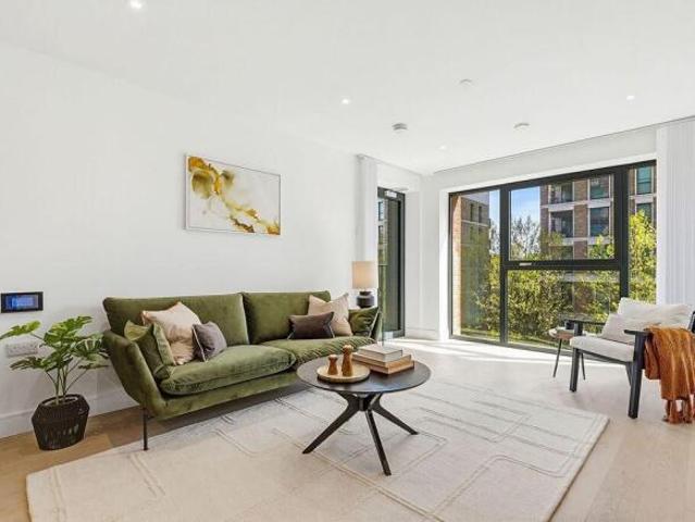 2 bedroom flat for rent in Park & Sayer, Elephant & Castle, SE17