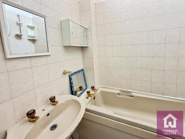 2 bedroom flat for rent in Park View Court, St. Anns Road, Prestwich, M25