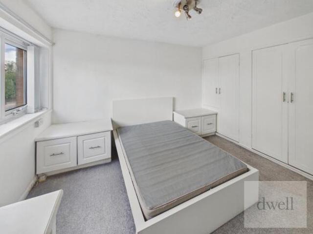 2 bedroom flat for rent in Park View Court, Roundhay, Leeds, LS8