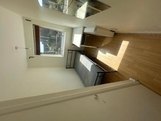 2 bedroom flat for rent in Parkgate Road, London, SW11 4PJ, SW11