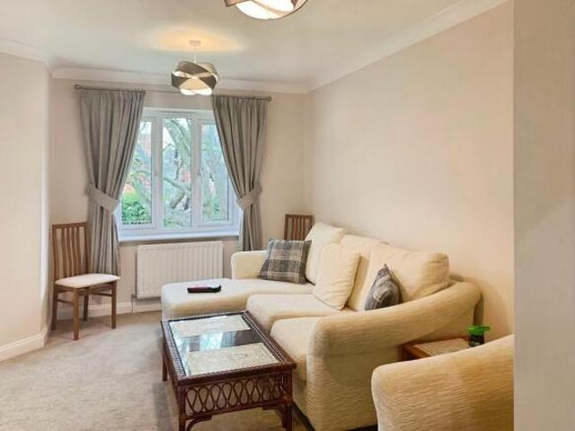 2 bedroom flat for rent in Parkhouse Lane, Reading, Berkshire, RG30