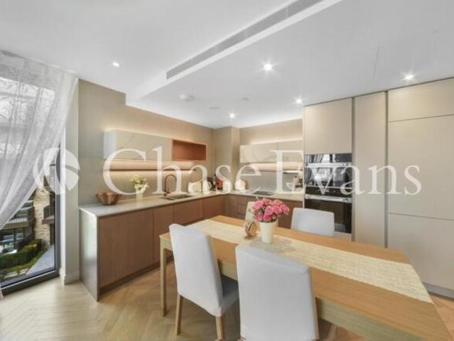 2 bedroom flat for rent in Parkland Walk, Fulham, London, SW6
