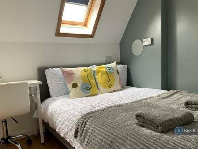 2 bedroom flat for rent in Parkville Road London SW6