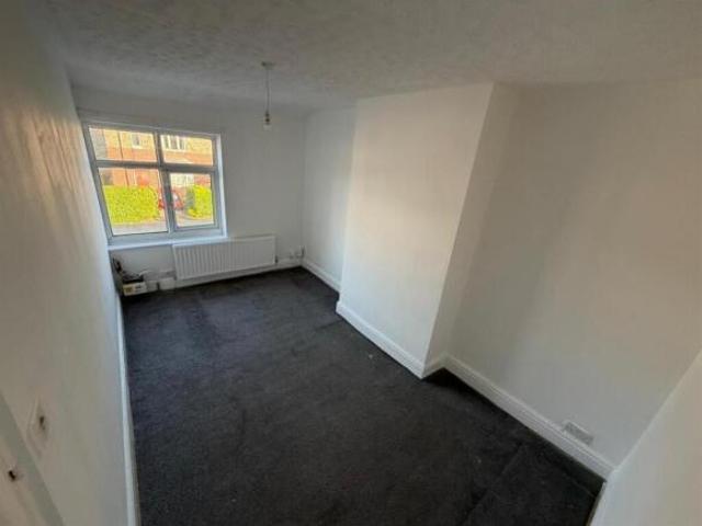 2 bedroom flat for rent in Parrs wood Road Gatley, Manchester, M20