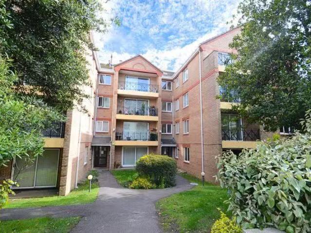 2 bedroom flat for rent in Parsonage Road, Bournemouth, BH1